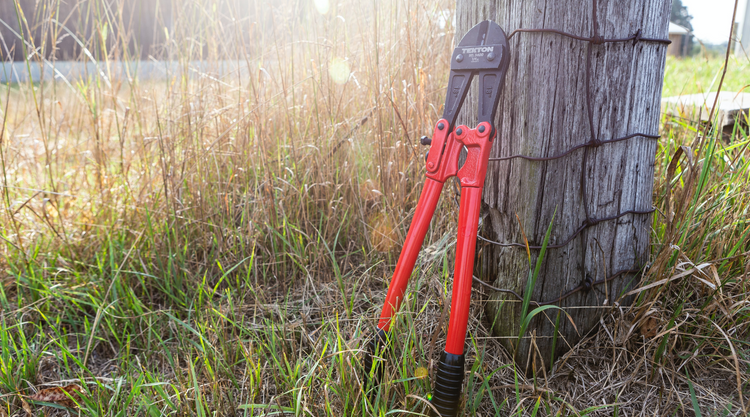 How To Use Bolt Cutters | TRADESAFE